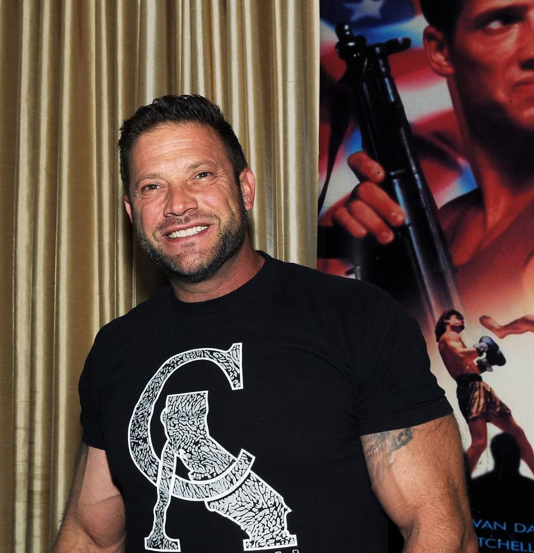 Acteur : Sasha Mitchell - Dallas